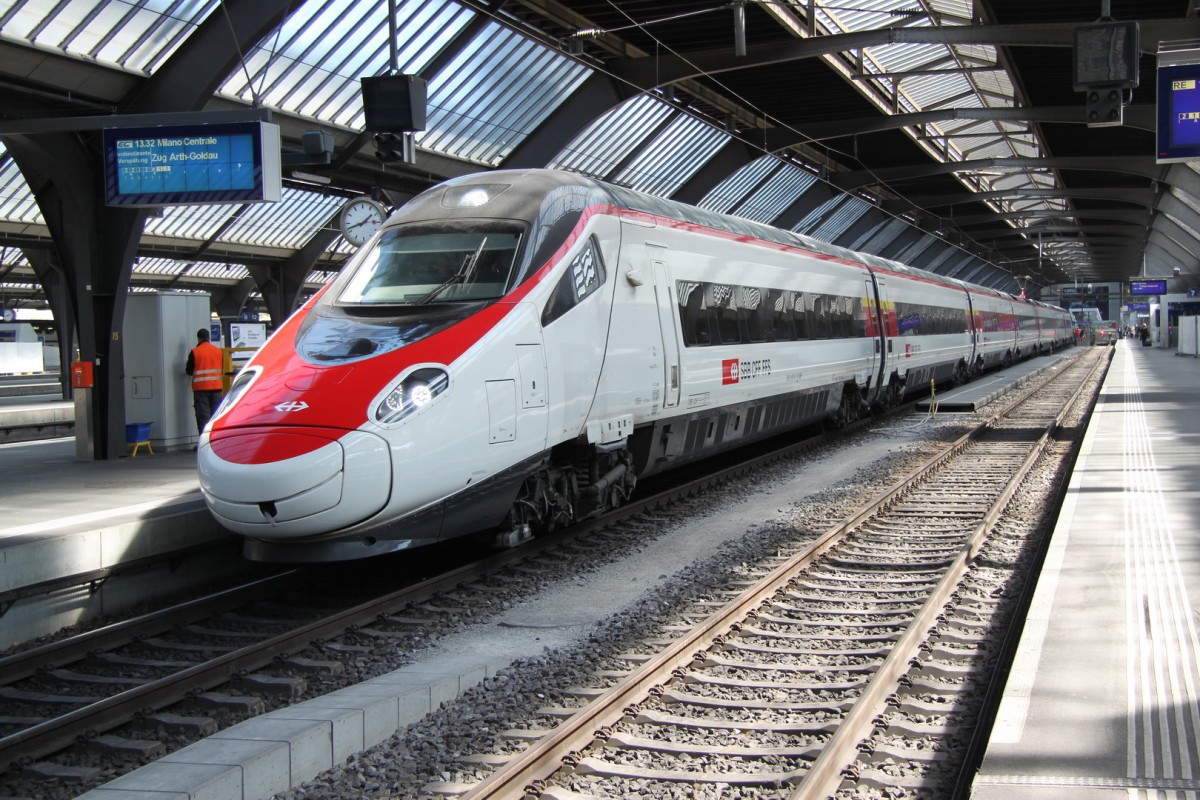 ETR 610 nach Milano Centrale am 21.04.15 im Hbf.Zürich mit verspäteter Abfahrt - Bahnbilder.de