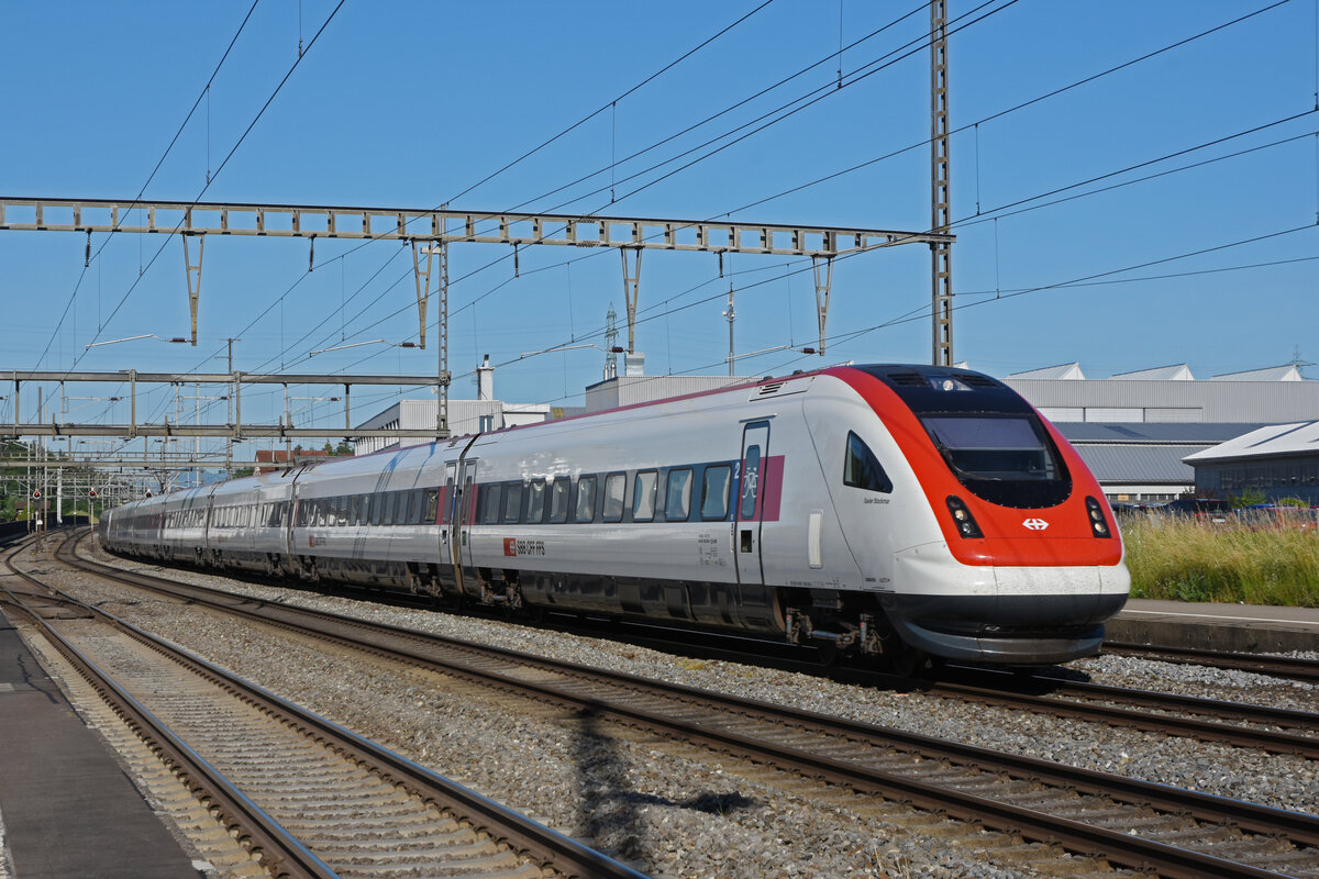 Berlin BVG SL M6 Hellersdorf, Risaer Strasse am 25. Juli 2012 ...