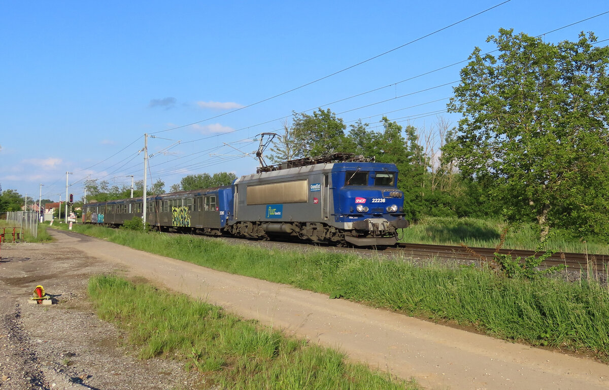 Hochfelden - 22. Mai 2024 : 22236 mit dem TER 832032 von Selestat nach Saverne - Bahnbilder.de
