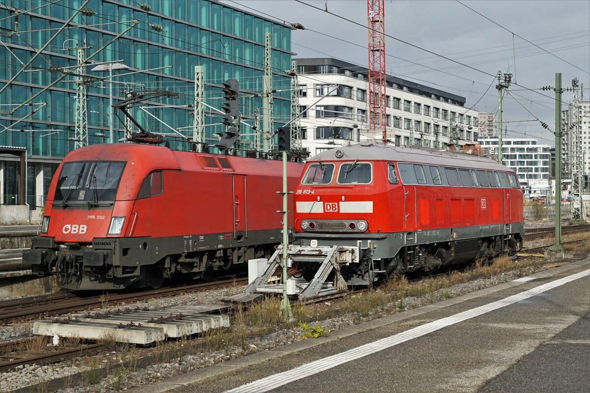 IC 4 Stuttgart/Singen (Htw)-Zürich HB. ÖBB 1116 282 TAURUS auf Rangierfahrt in Stuttgart Hbf am ...