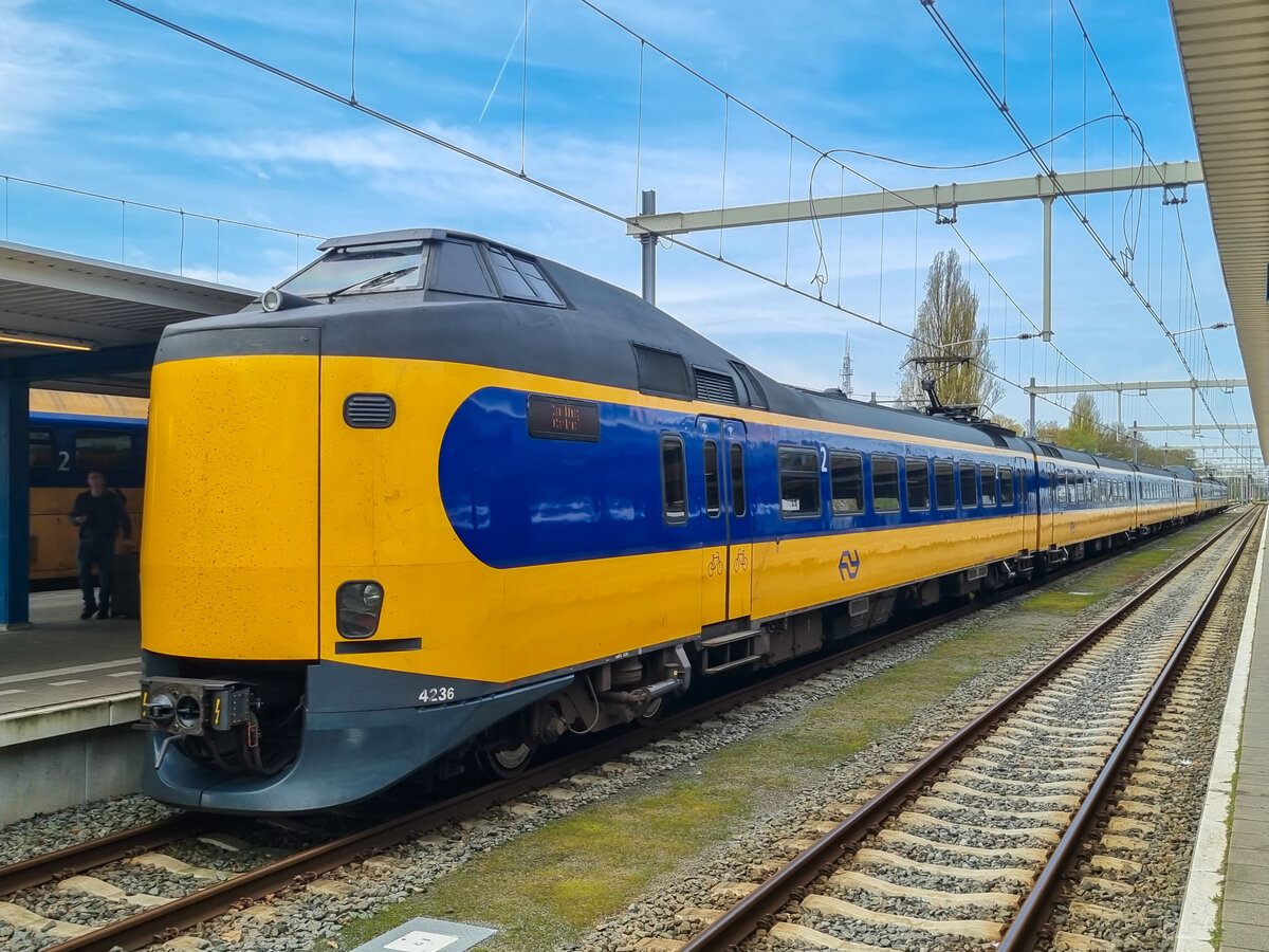 ICM-2 4236 in Enschede, 22.04.2023. - Bahnbilder.de