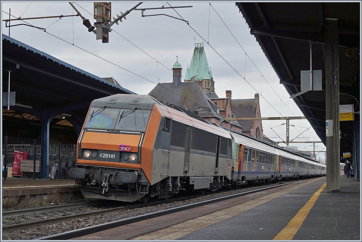 Immer wieder eindrücklich sind die 200 km/h schnellen TER 200, die zwischen Strasbourg und Basel ...