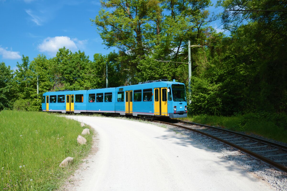 KVG Düwag N8C Wagen 421 am 14.05.22 bei einer Sonderfahrt in Kassel - Bahnbilder.de