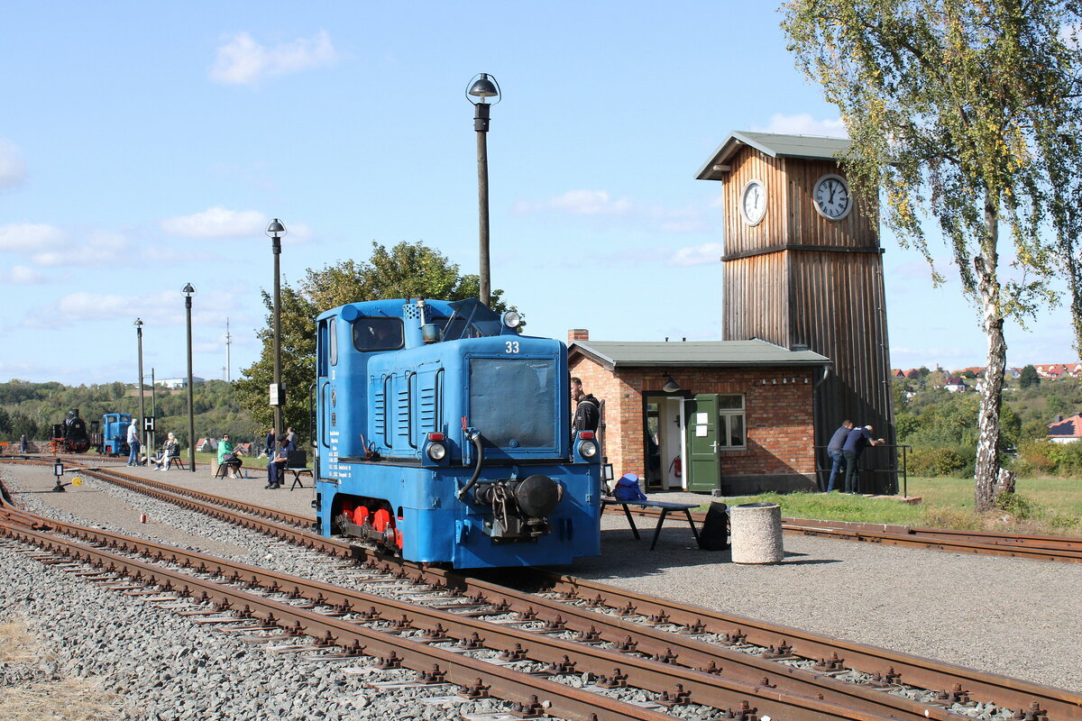 MBB 33 beim historischen Eisenbahnwochenende der Mansfelder Bergwerksbahn, am 30.09.2023 im ...