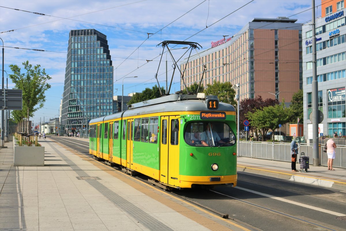 MPK Poznan Düwag GT8 Wagen 696 (ex Düsseldorf) am 14.07.18 in Posen (Polen) - Bahnbilder.de