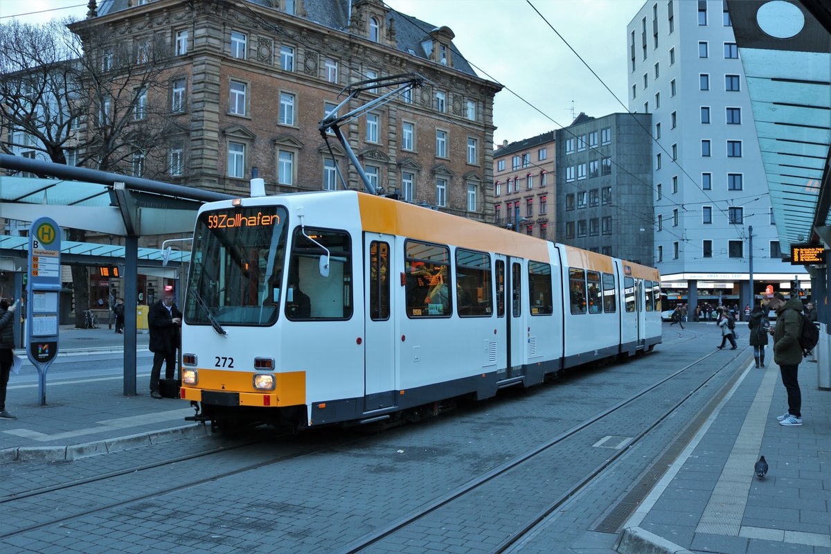 MVG Düwag M8C 272 auf der Linie 59 am 19.01.18 in Mainz Hbf zum Zollhafen - Bahnbilder.de