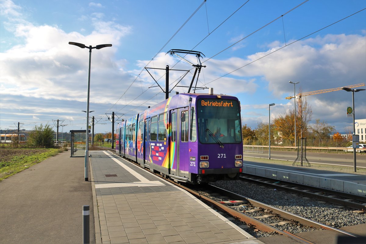 MVG Düwag M8C Wagen 271 am 09.11.19 in Mainz in der Nähe der Opel Arena (Fußballstadion ...