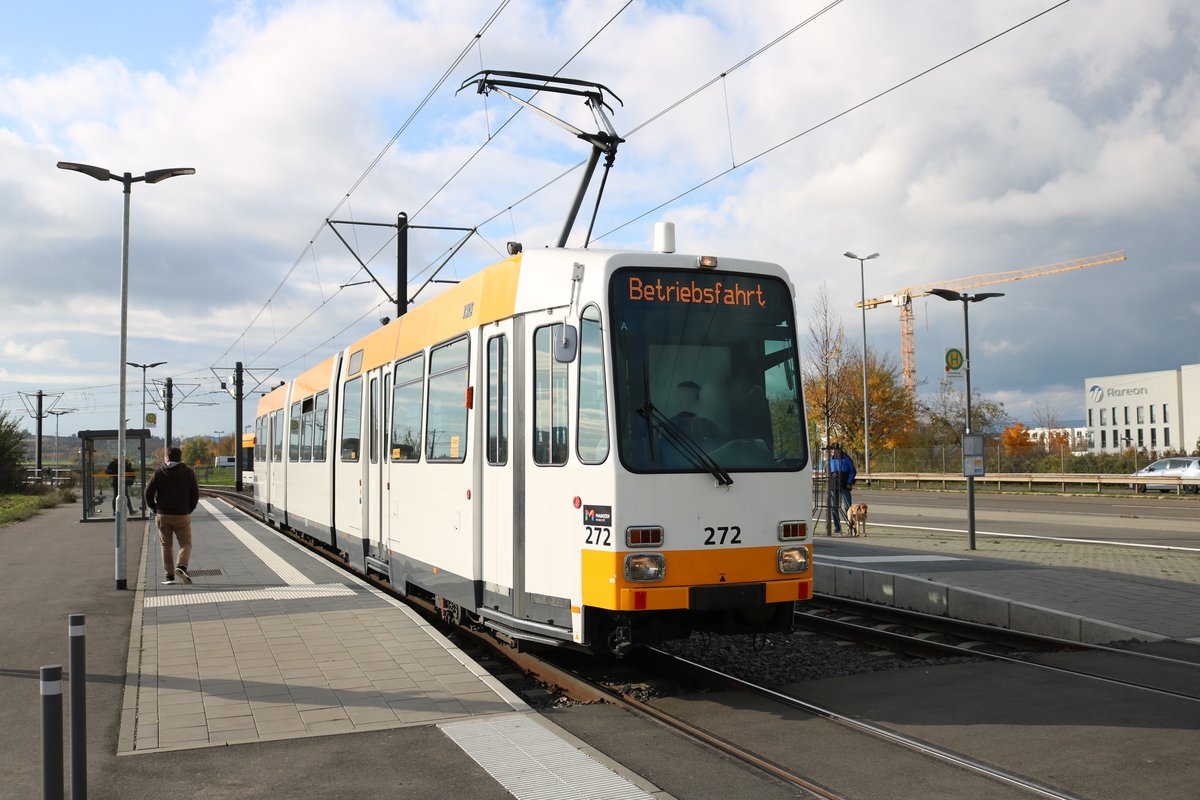 MVG Düwag M8C Wagen 272 am 09.11.19 in Mainz in der Nähe der Opel Arena (Fußballstadion ...