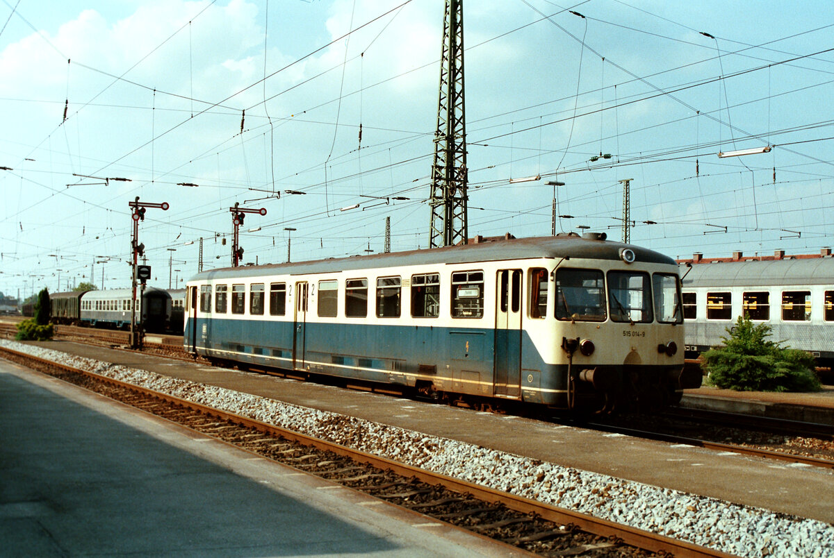 In den 80iger Jahren waren die Akkutriebwagen der BR 515 regelmäßiger ...