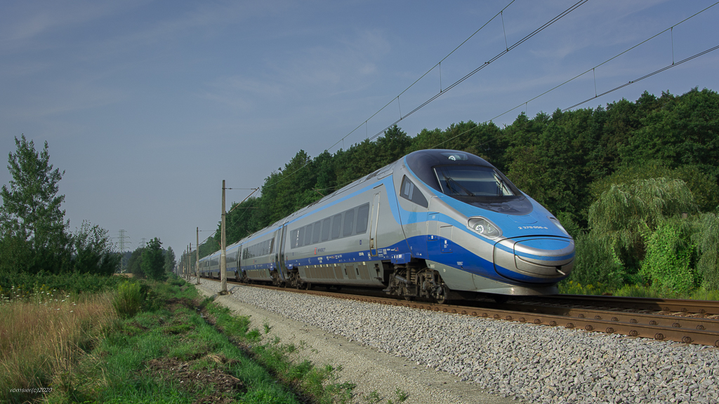 PENDOLINO ED250-013 der PKP Intercity am 02.06.2019 in Tychy - Bahnbilder.de