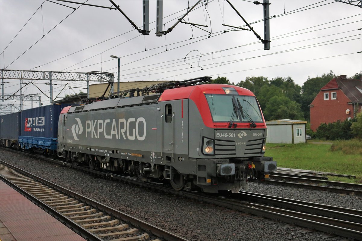 PKP Cargo Siemens Vectron 193 501 (EU46 501) am 18.07.18 in Rzepin (Polen) mit einen ...