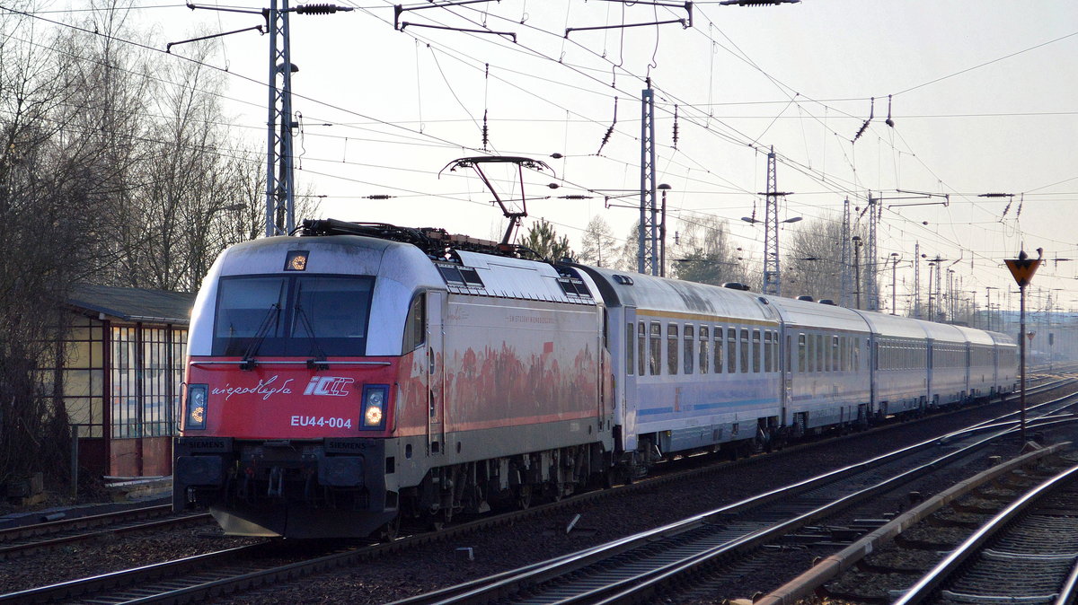 PKP Intercity spółka z o.o mit "EU44-004/5 370 004" [NVR-Number: 91 51 5370 004-1 PL-PKPIC] und ...