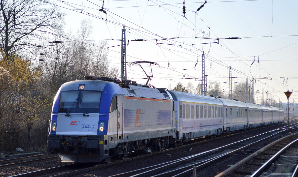 PKP Intercity spółka z o.o. mit "5 370 003" [NVR-Number: 91 51 5370 003-3 PL-PKPIC) und EC ...