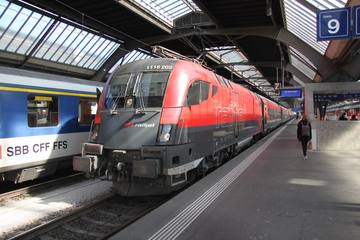 Railjet im Hbf.Zürich am 17.03.16 - Bahnbilder.de