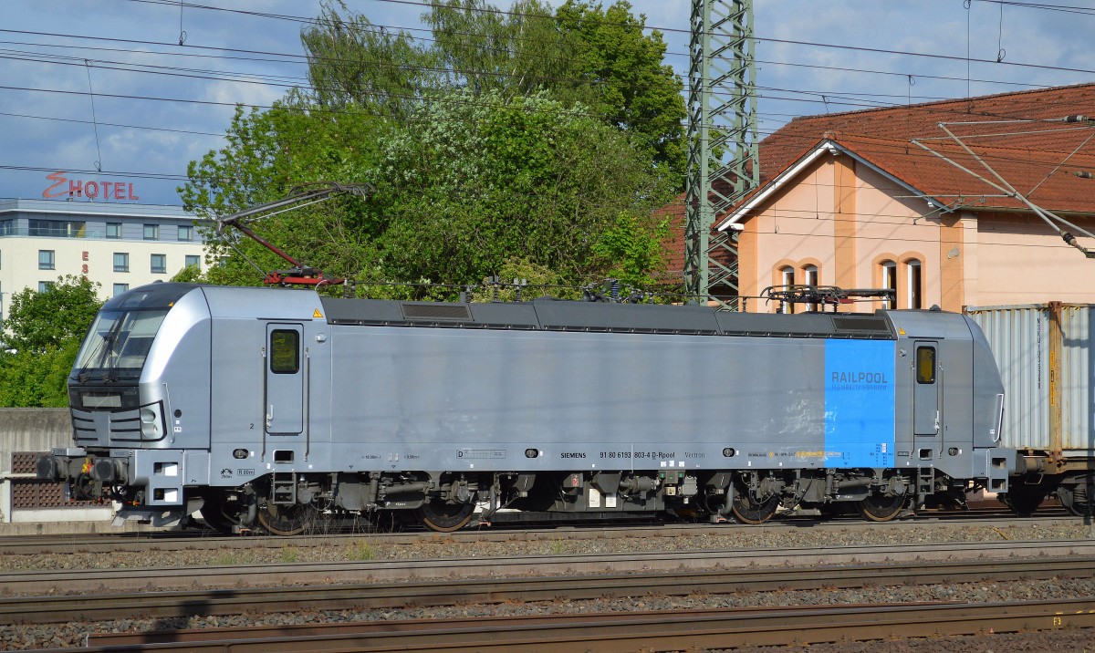 Railpool Siemens Vectron 193 803-4 für boxXpress mit Containerzug bei ...