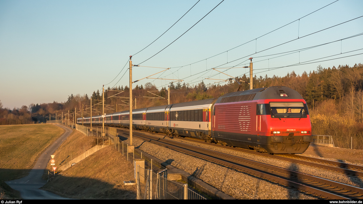 Re 460 056 mit EW-IV-Pendel als IC 61 Basel SBB - Interlaken Ost am 25. Februar 2019 auf der NBS ...