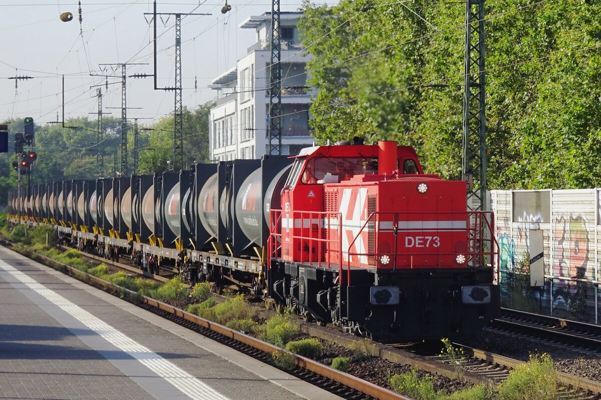 RheinCargo DE 73 zieht ein Müllzug durch Köln Süd am 23 September 2021. - Bahnbilder.de