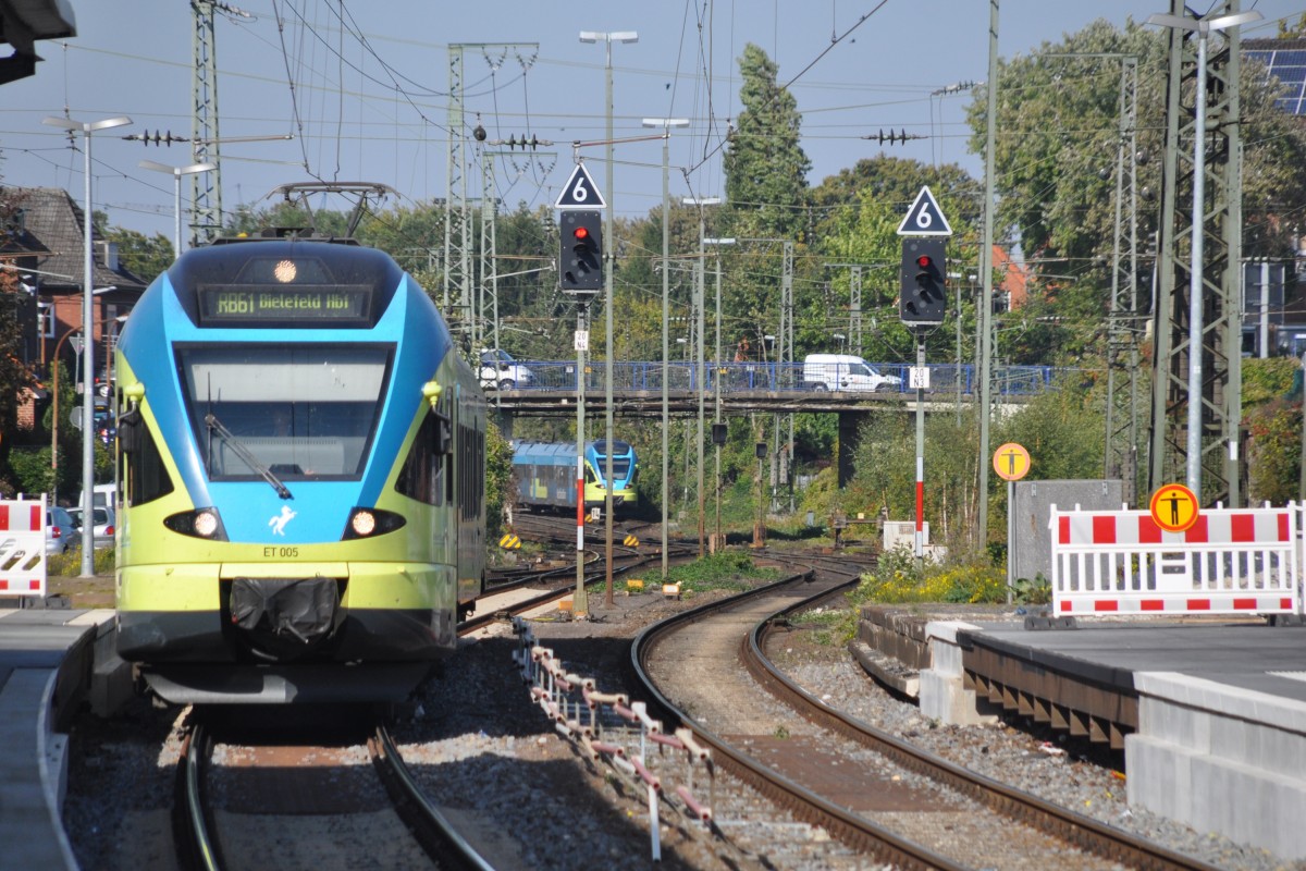 RHEINE (Kreis Steinfurt), 02.10.2013, ET005 der Westfalenbahn als RB 61 nach Bielefeld Hbf bei ...