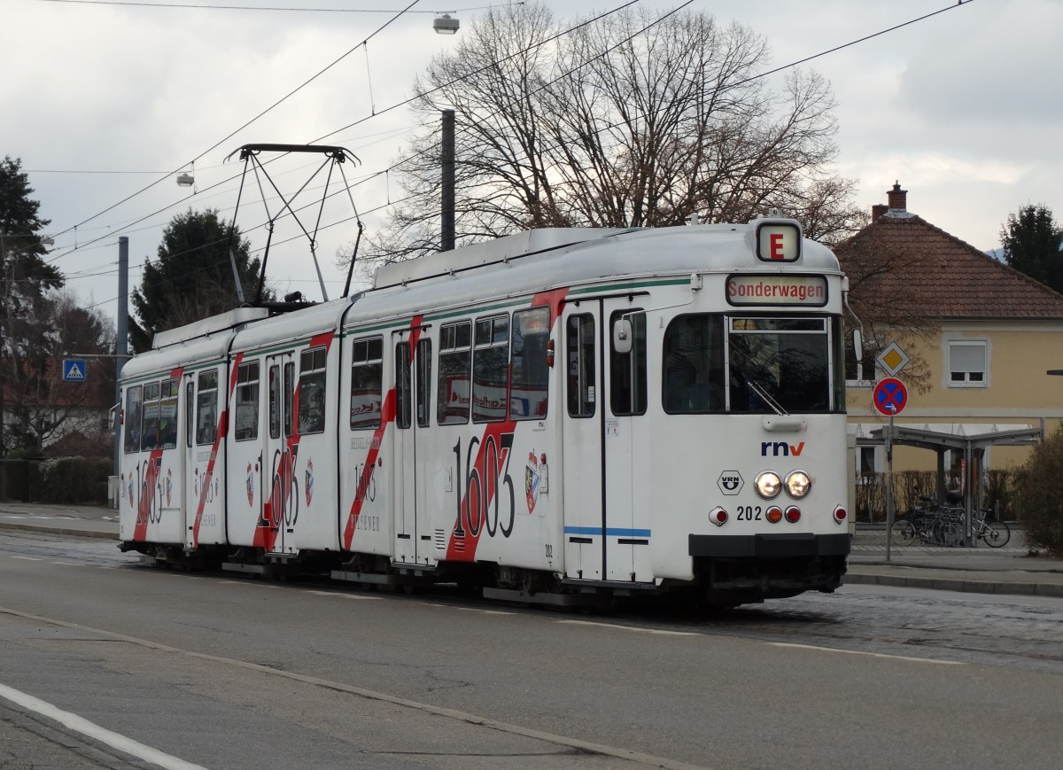 RNV Düwag GT8 202 (1603 Werbung) am 22.02.15 in Eppelheim - Bahnbilder.de