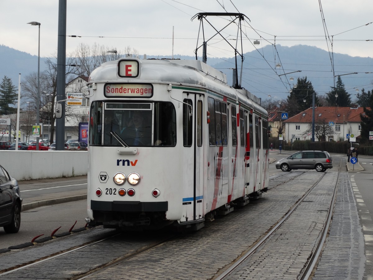 RNV Düwag GT8 202 (1603 Werbung) am 22.02.15 in Eppelheim - Bahnbilder.de
