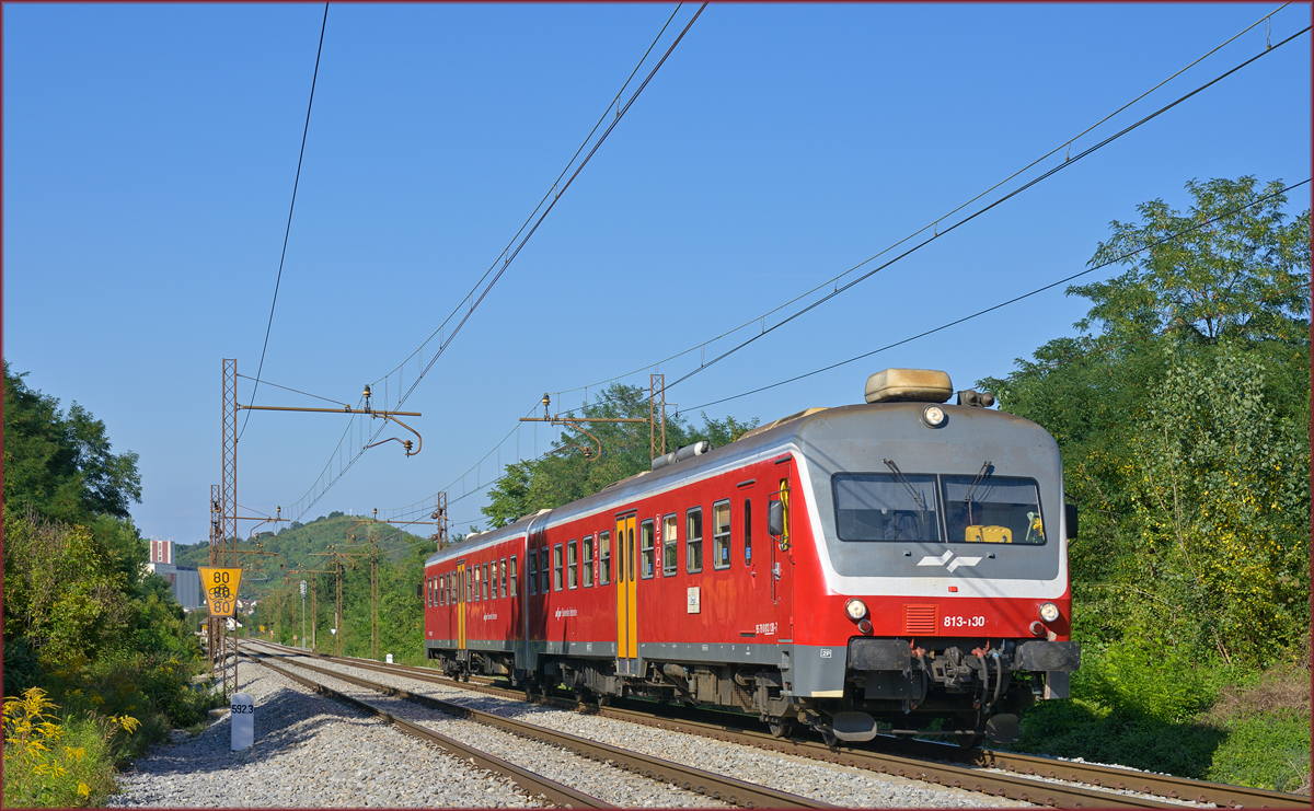 SŽ 813-130 fährt durch Maribor-Tabor Richtung Ormož - Bahnbilder.de