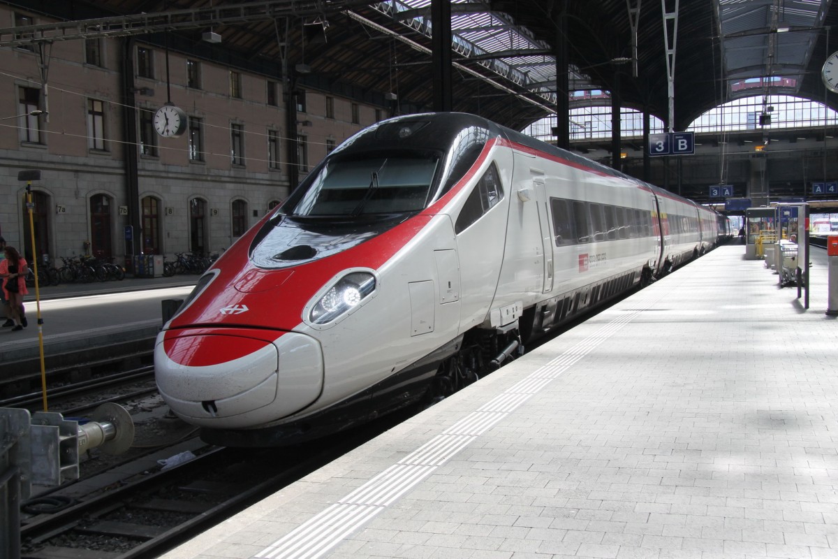 SBB Triebzug ETR 610 im Bahnhof Basel SBB.30.06.15 - Bahnbilder.de
