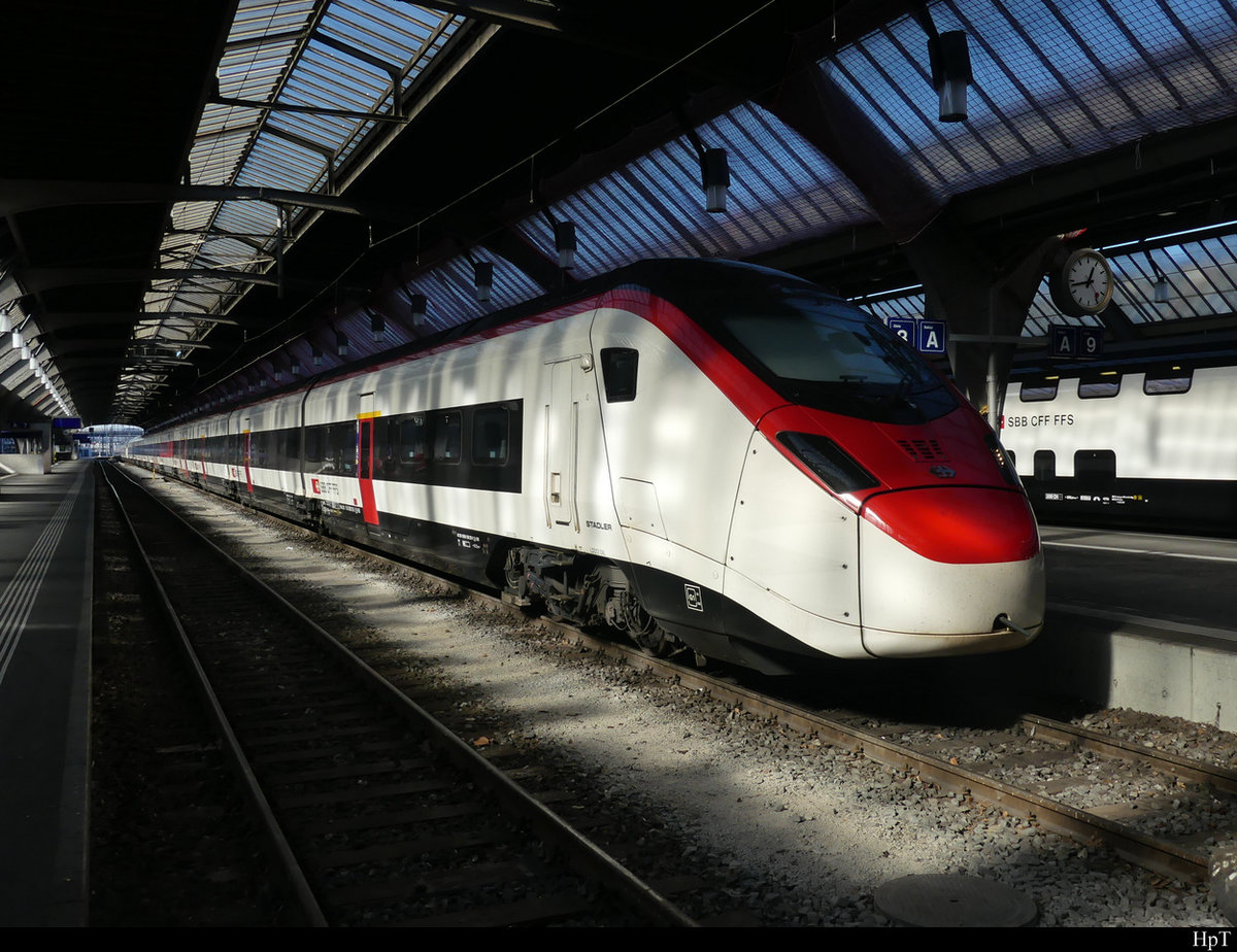 SBB - Triebzug RABe 501 026-2 im HB Zürich am 21.02.2021 - Bahnbilder.de