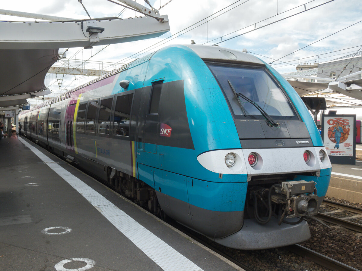 SNCF Z 27500 mit einem TER im Bahnhof von Rennes, 29.07.2021. - Bahnbilder.de