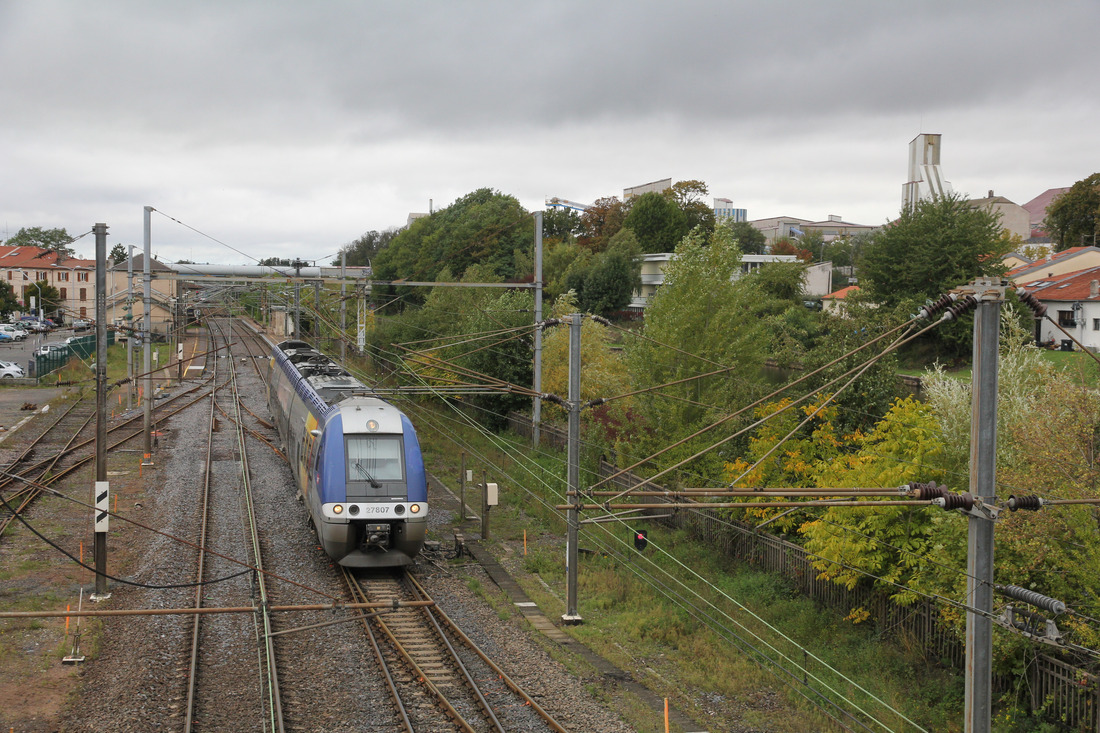 SNCF Z 27807/808 // Bahnhof Varangéville-Saint-Nicolas // 1. Oktober 2022 - Bahnbilder.de