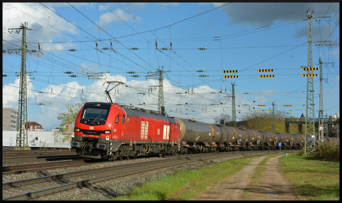 STADLER Eurodual 159 206-2 (ELL) im Dienste der DB. Würzburg, 11.04.2023 - Bahnbilder.de