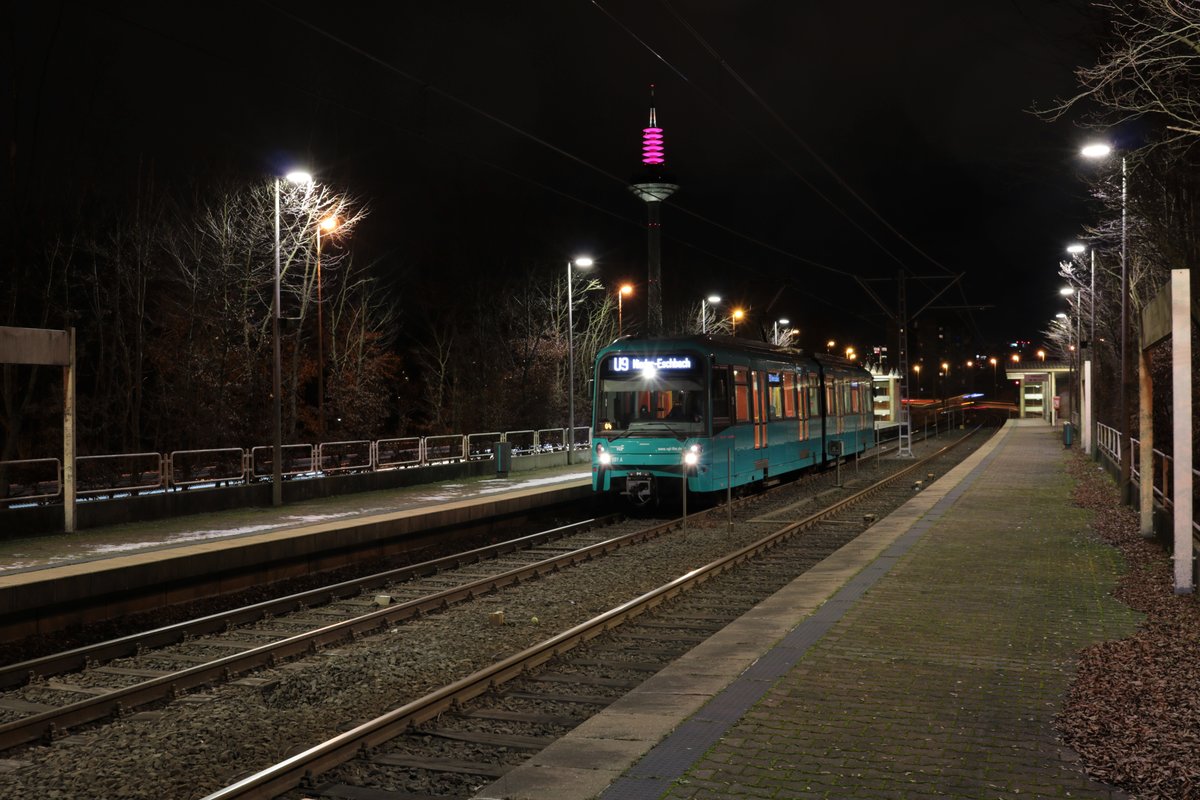 VGF Düwag Ptb Wagen 706 am 18.03.16 in Frankfurt am Main Eckenheim auf der Linie U5 - Bahnbilder.de