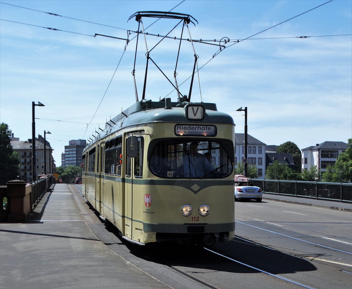 VGF Düwag N-Wagen 112 am 28.05.17 in Frankfurt am Main - Bahnbilder.de