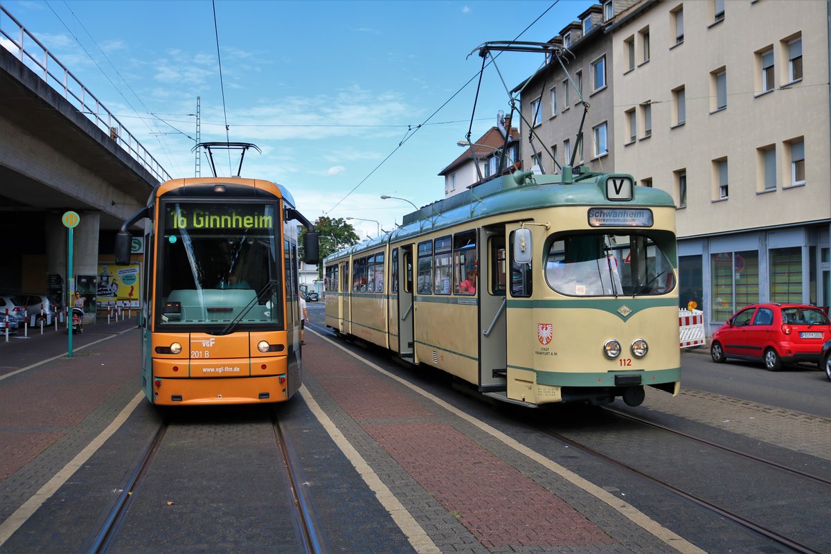VGF Düwag N-Wagen 112 am 11.08.19 in Frankfurt Westbahnhof als Pendelverkehr zum Sommerfest des ...