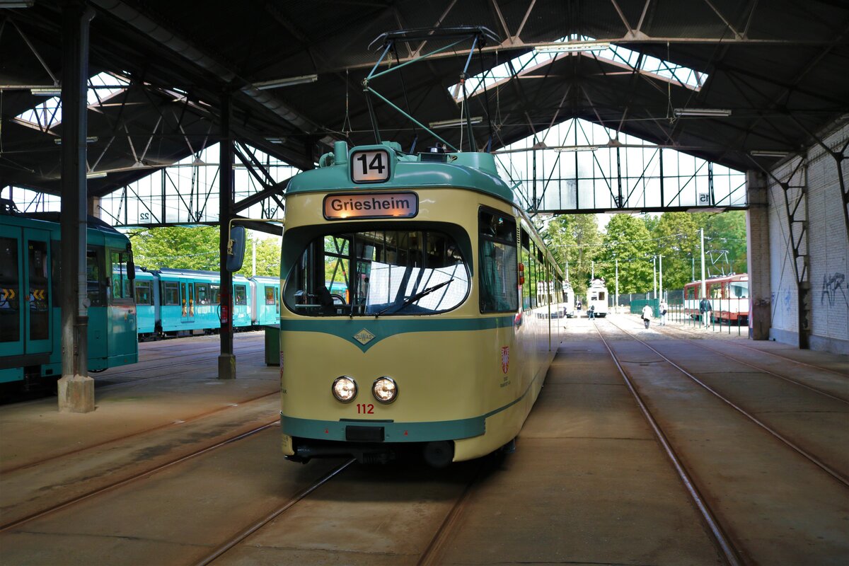 VGF Düwag R-Wagen 004 am 27.05.22 in Frankfurt - Bahnbilder.de