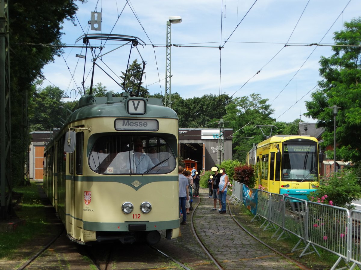 VGF Düwag N-Wagen 112 am 10.07.16 beim Sommerfest im Verkehrsmuseum - Bahnbilder.de
