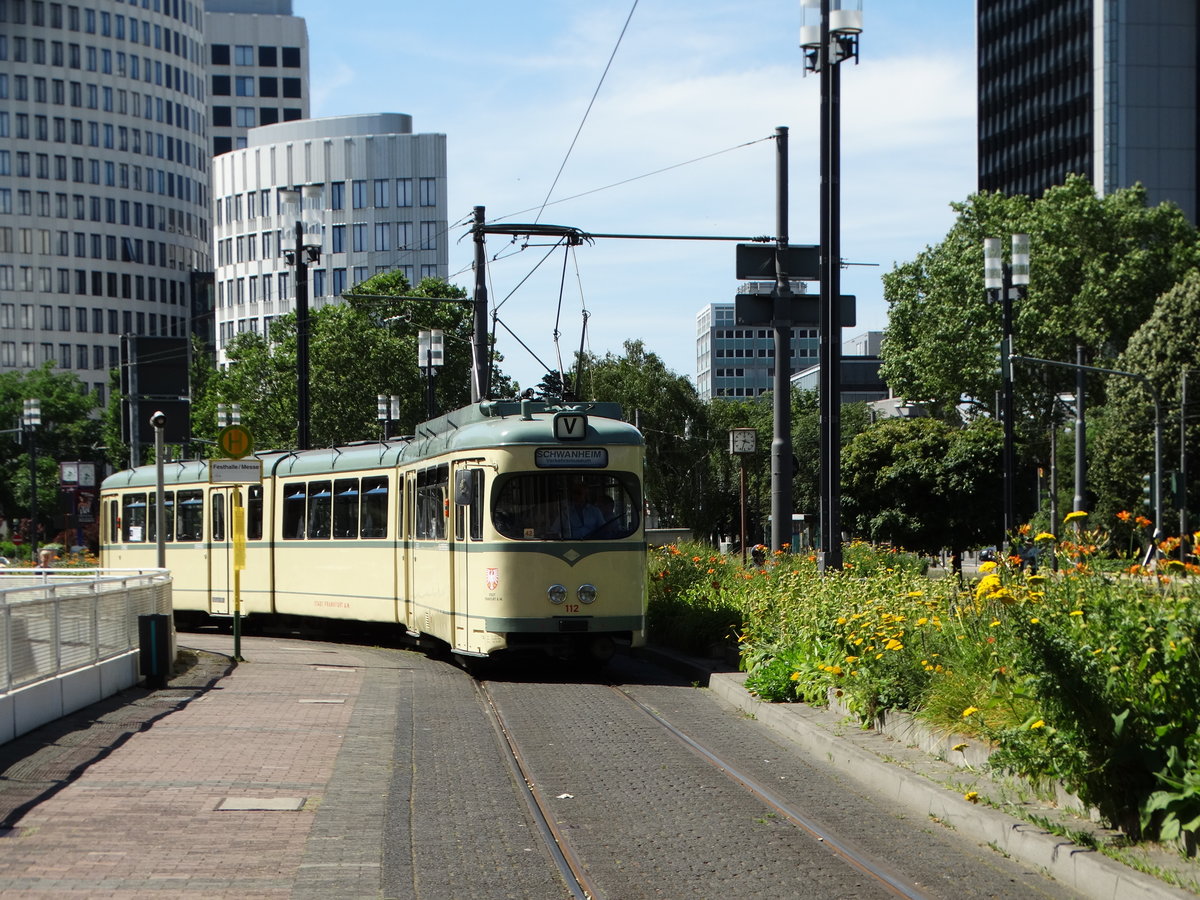 VGF Düwag N-Wagen 112 am 10.07.16 in Frankfurt Messe - Bahnbilder.de