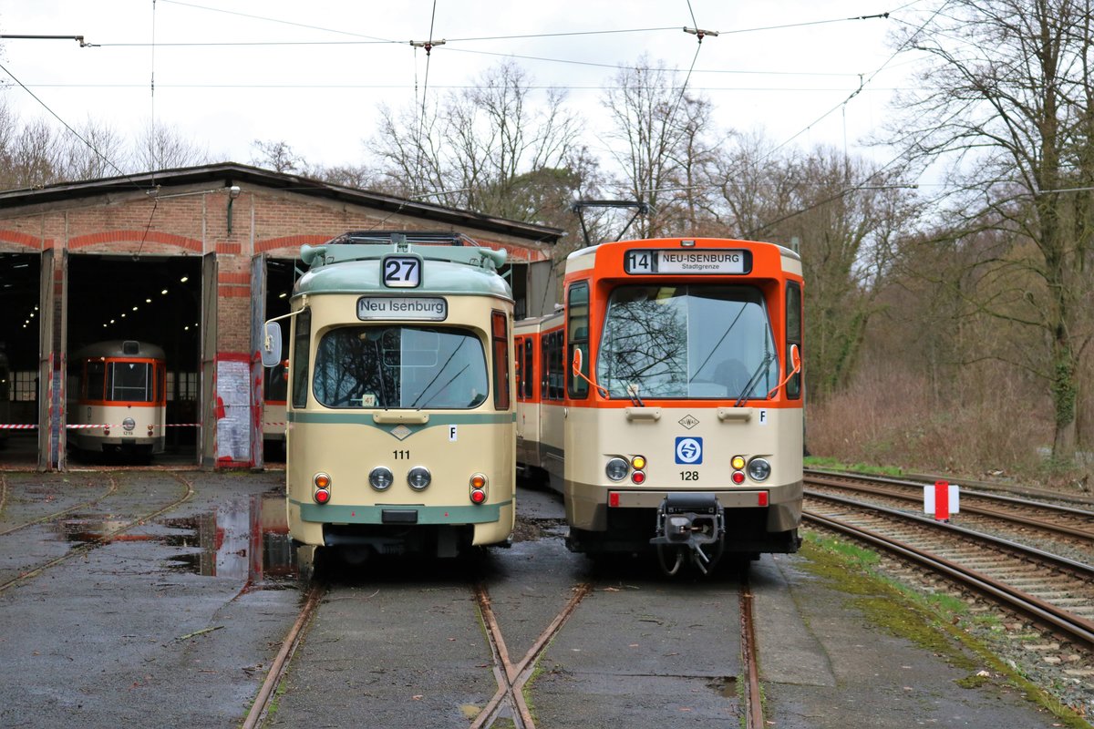 VGF Düwag O Wagen 111 und Düwag Pt Wagen 128 am 16.03.19 bei einer Sonderfahrt in Neu Isenburg ...