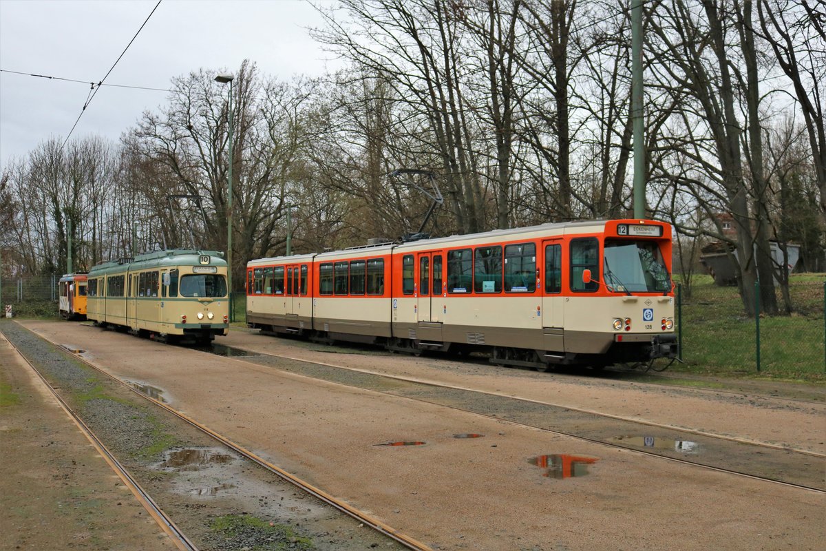 VGF Düwag Pt Wagen 128 und Düwag O Wagen 111am 16.03.19 bei einer Sonderfahrt in Frankfurt ...