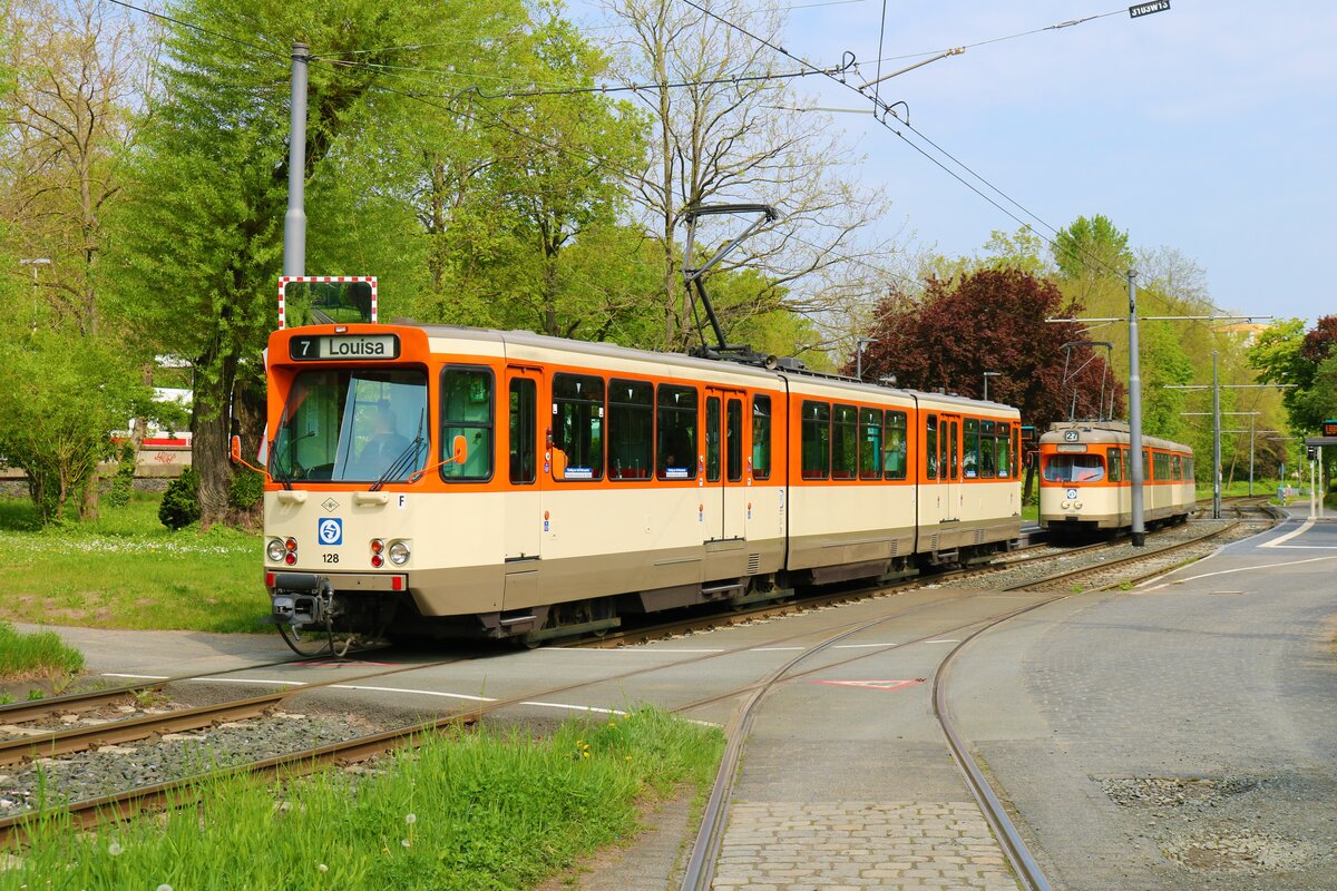 VGF Düwag Pt Wagen 128 am 01.05.22 bei einer Sonderfahrt in Frankfurt am Main - Bahnbilder.de