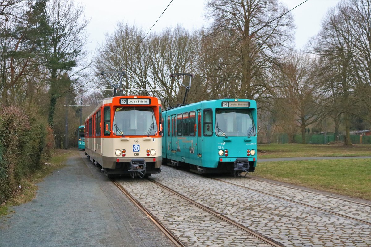 VGF Düwag Pt Wagen 138 und 728 bei einer Sonderfahrt in Frankfurt am Main Lousia am 04.03.18 ...