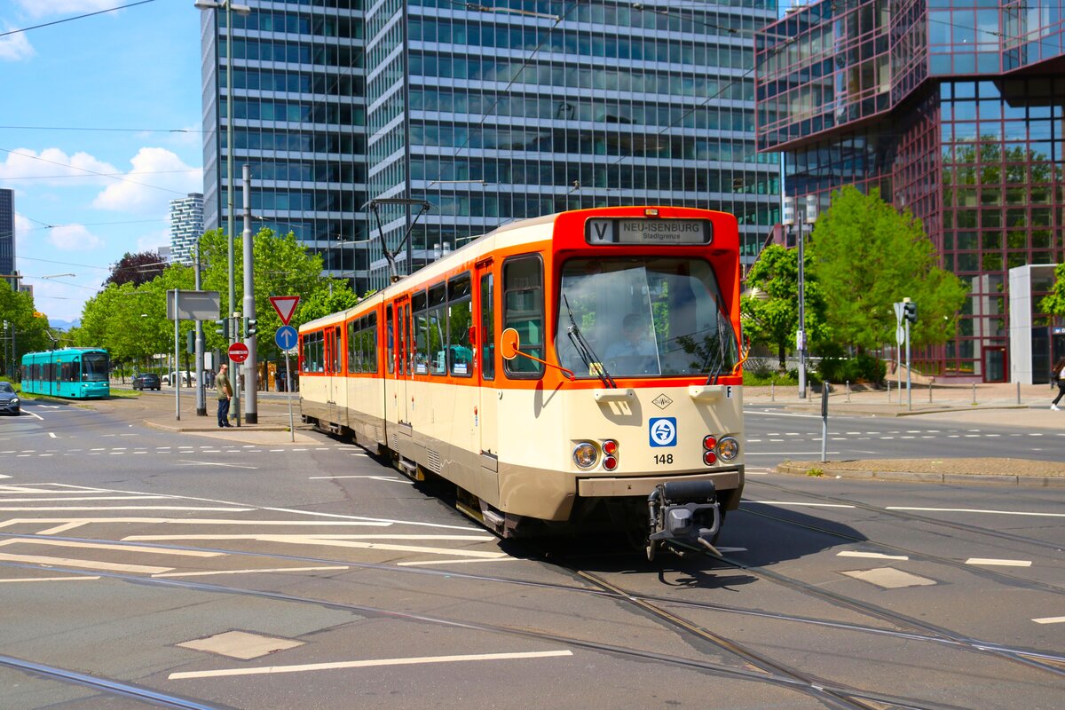 VGF Düwag Pt-Wagen 148 am 12.05.24 in Frankfurt am Main - Bahnbilder.de