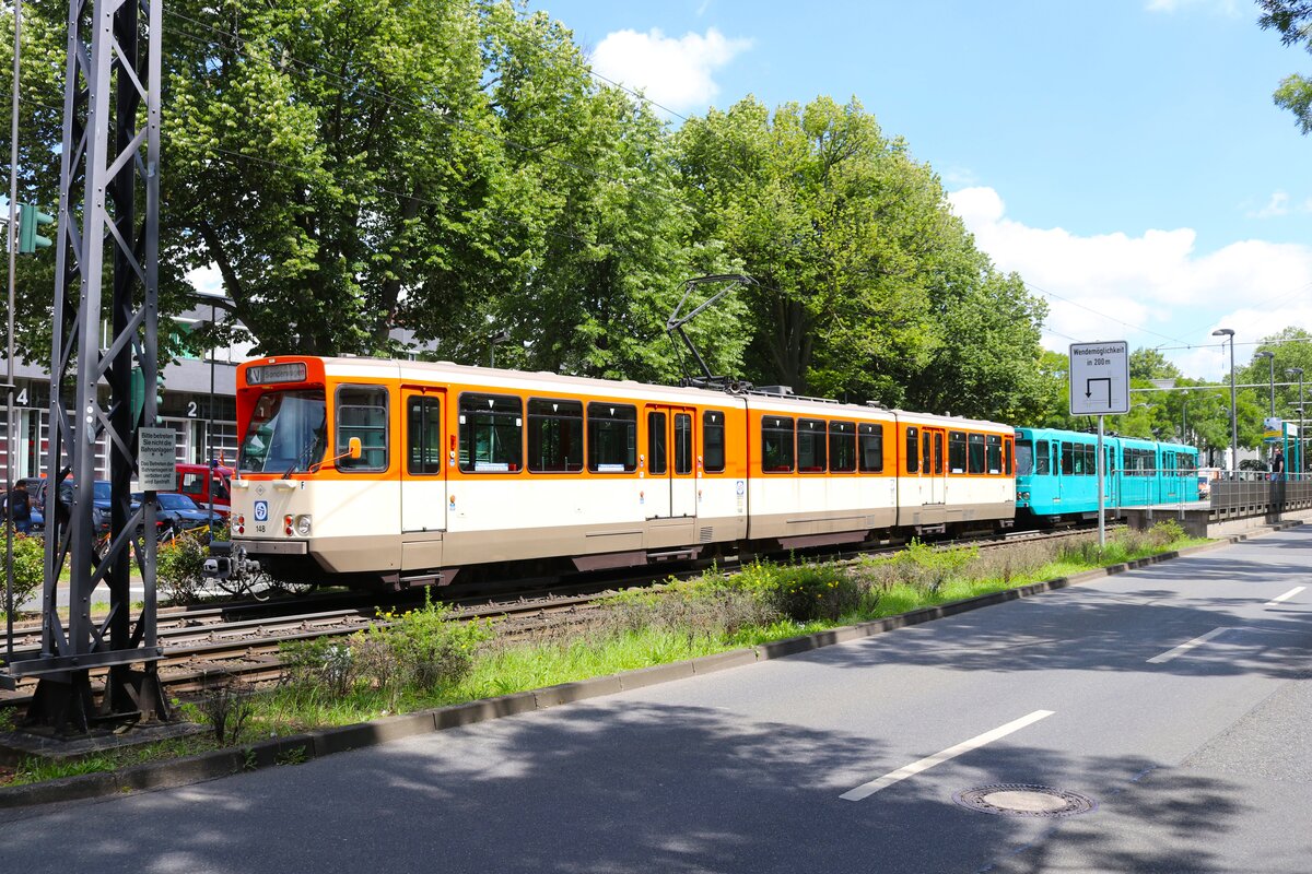 VGF Düwag Pt-Wagen 148+736 am 09.06.24 in Frankfurt am Main Eckenheim - Bahnbilder.de