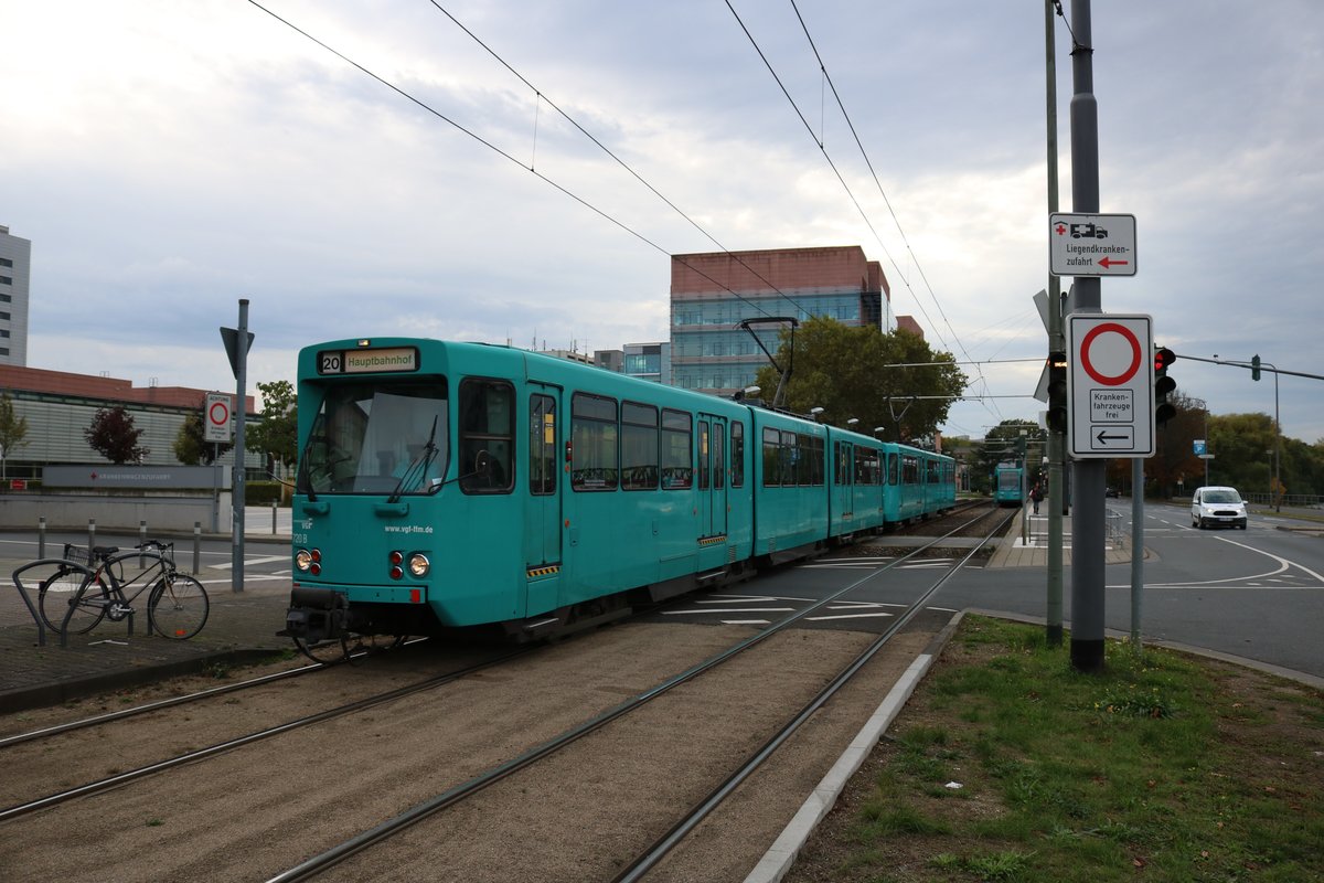 VGF Düwag Pt-Wagen 720 am 05.10.19 in Frankfurt am Main als Stadionverkehr - Bahnbilder.de