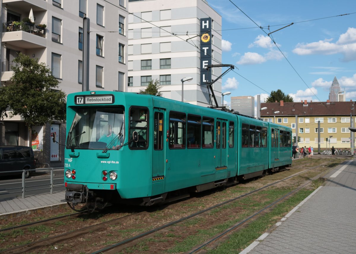 VGF Düwag Pt-Wagen 720 am 19.08.20 in Frankfurt am Main - Bahnbilder.de