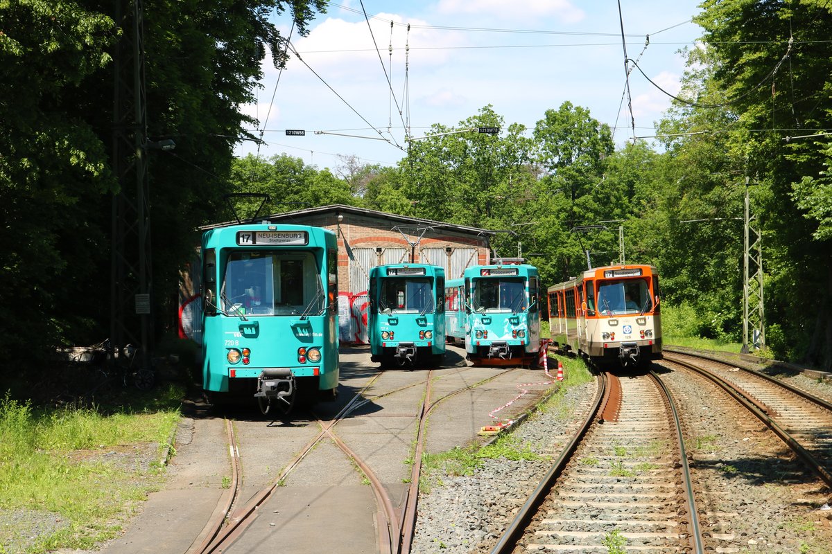 VGF Düwag Pt Wagen 720+727+2050(Schneebär)+138 am 01.06.19 bei einer Sonderfahrt in Frankfurt am ...