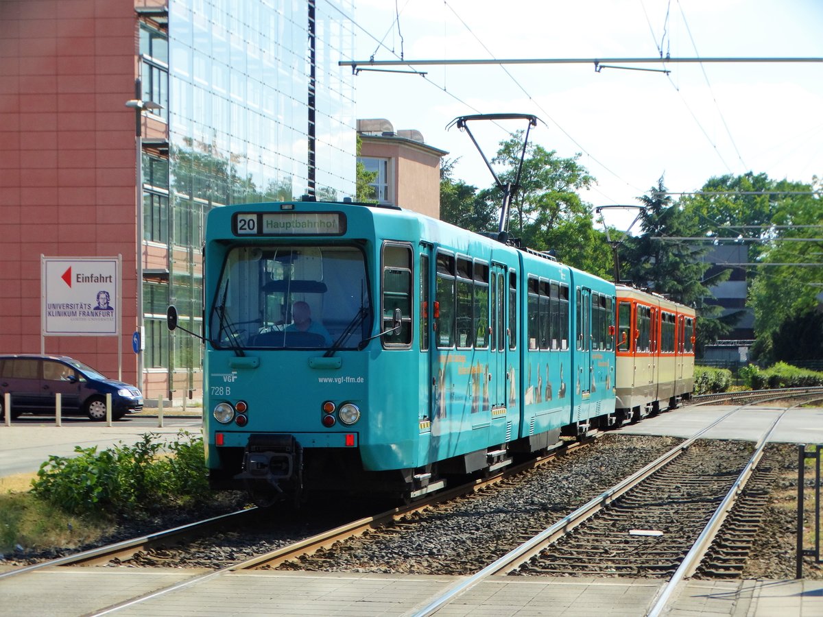 VGF Düwag Pt Wagen 728 und 148 auf der Linie 20 in Frankfurt am Main Uni Klinikum am 24.06.17 ...