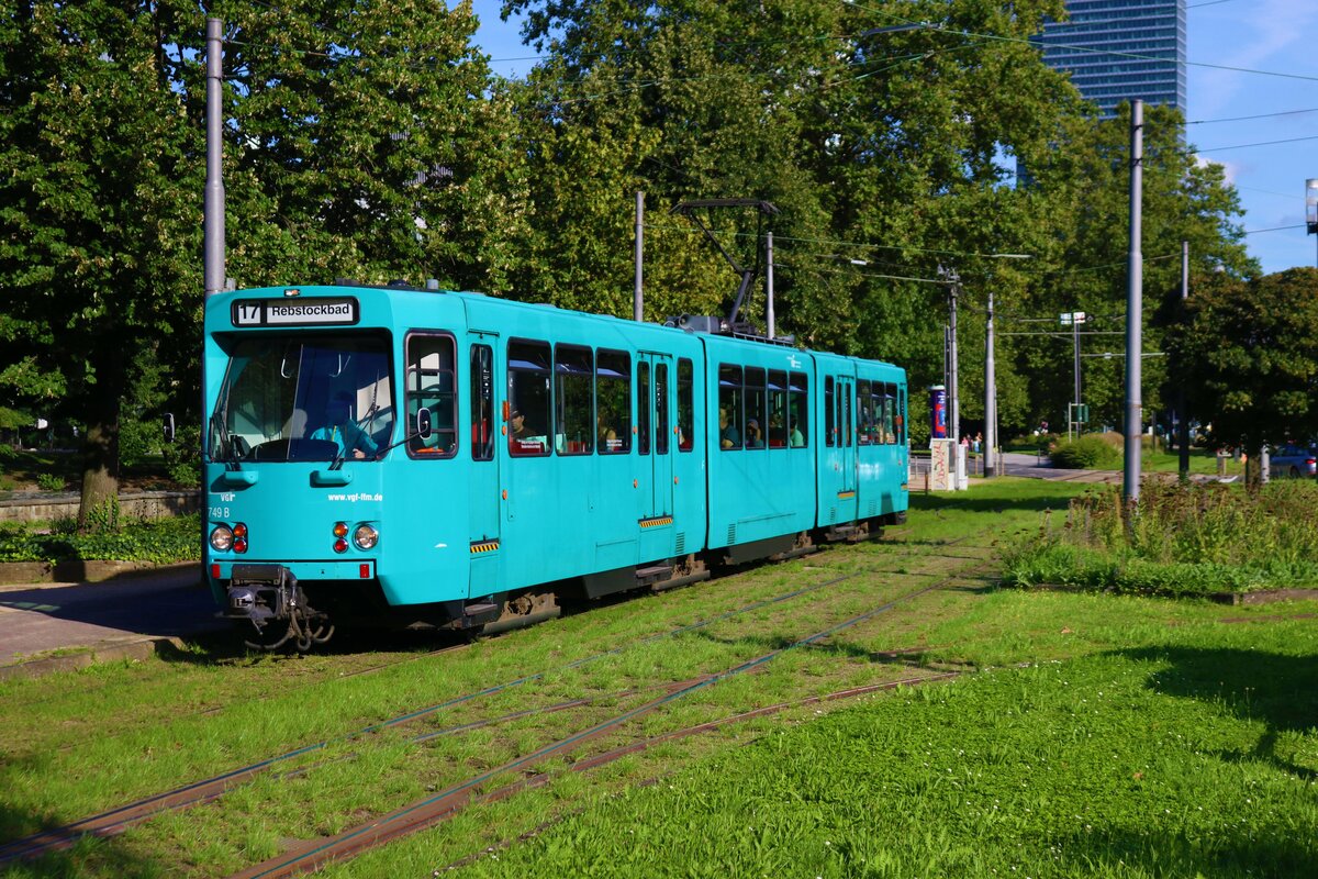 VGF Düwag Pt Wagen 749 am 02.09.23 an der Messe Frankfurt am Main - Bahnbilder.de