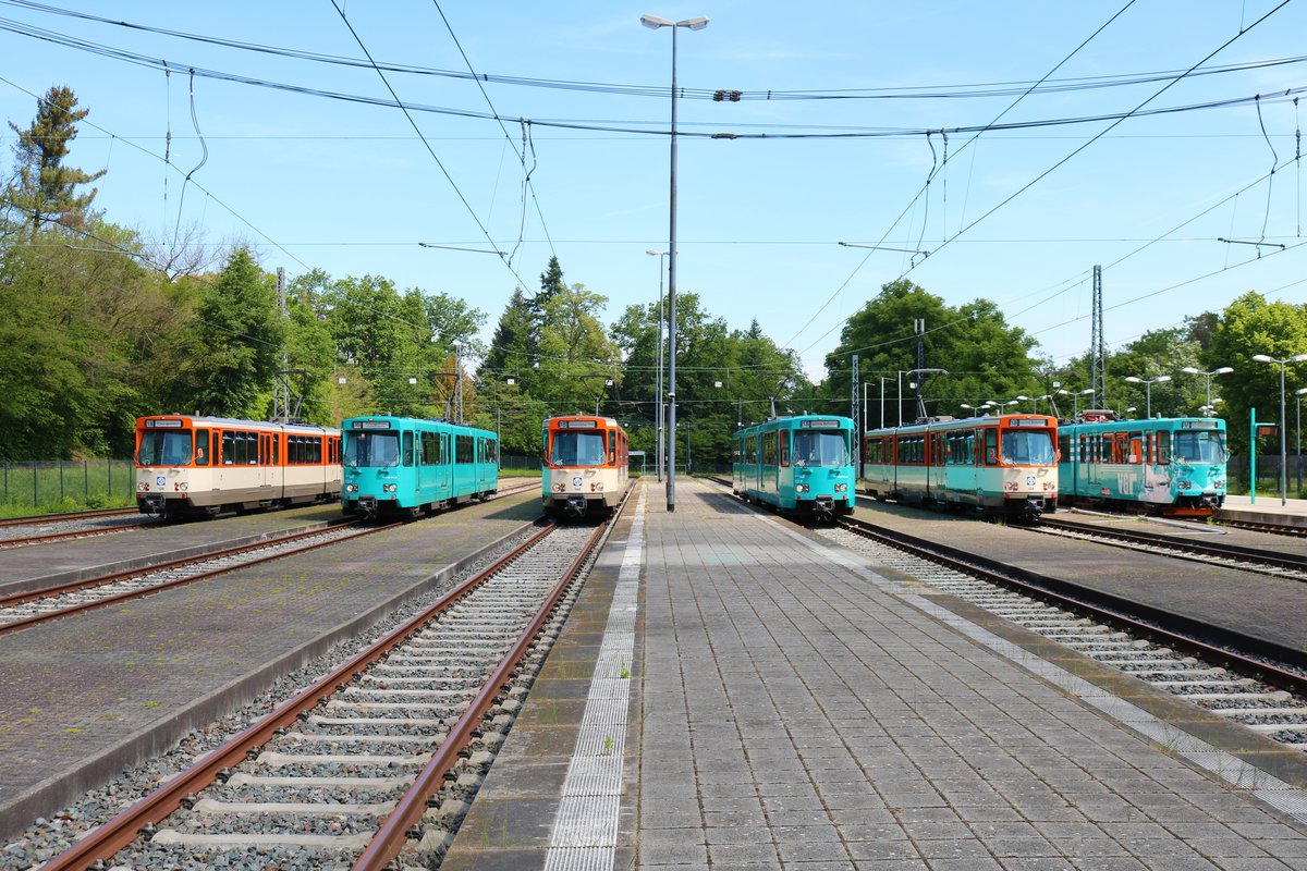 VGF Düwag Pt Wagen Parade mit allen betriebsfähigen Wagen 128+720+138+727+148+2050(Schneebär) am ...