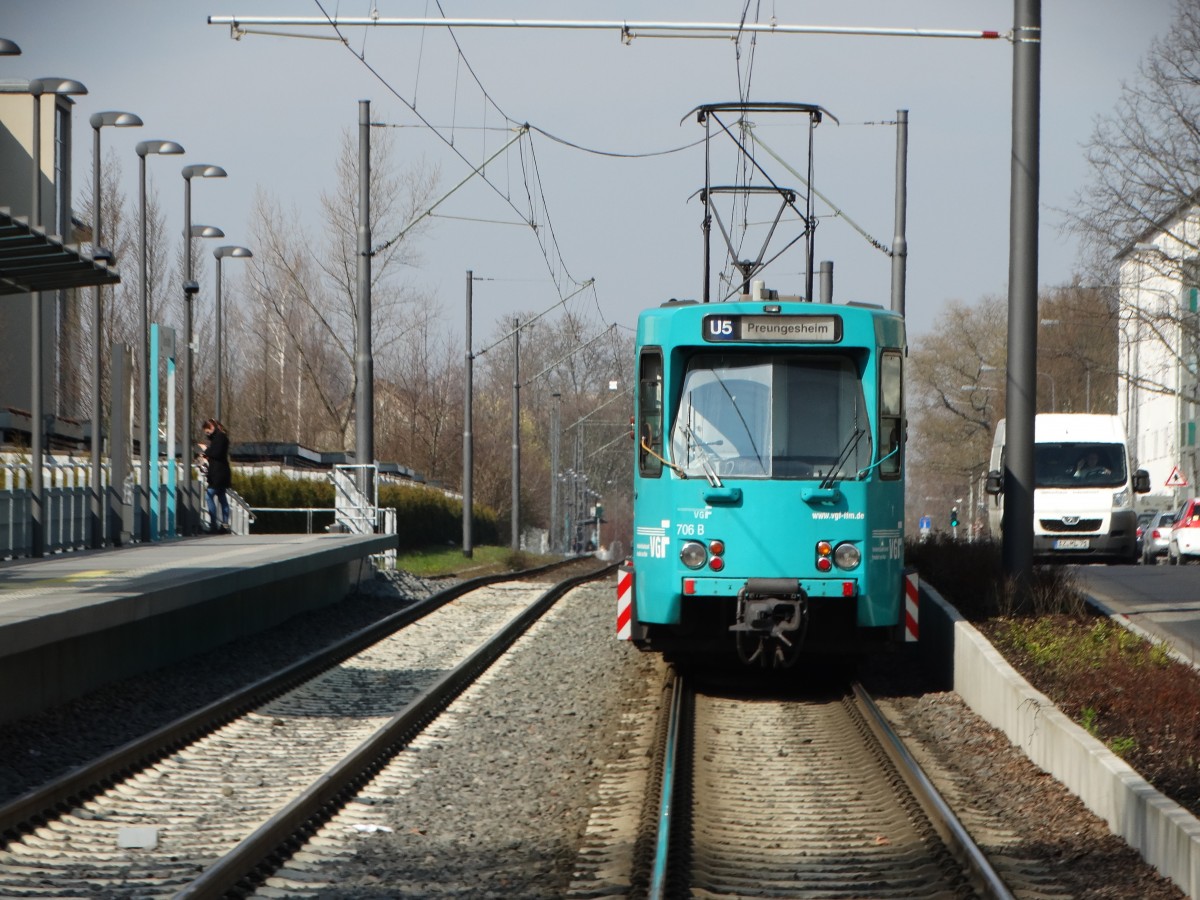 VGF Düwag Ptb Wagen 706 am 18.03.16 in Frankfurt am Main Eckenheim auf der Linie U5 von einen ...