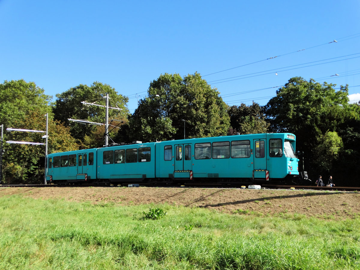 VGF Düwag Ptb Wagen 737 am 05.10.16 in Frankfurt Preungesheim - Bahnbilder.de